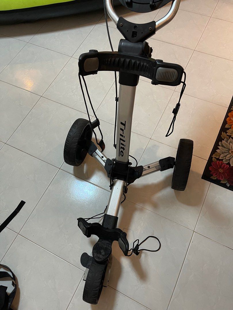 Golf three wheel trolley (with umbrella stand), Sports Equipment ...