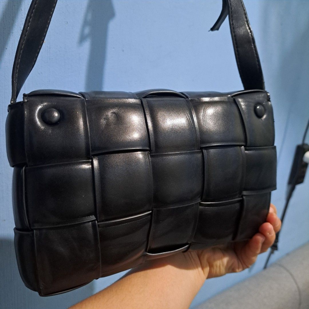 Hotwind banig bag, Women's Fashion, Bags & Wallets, Cross-body Bags on ...