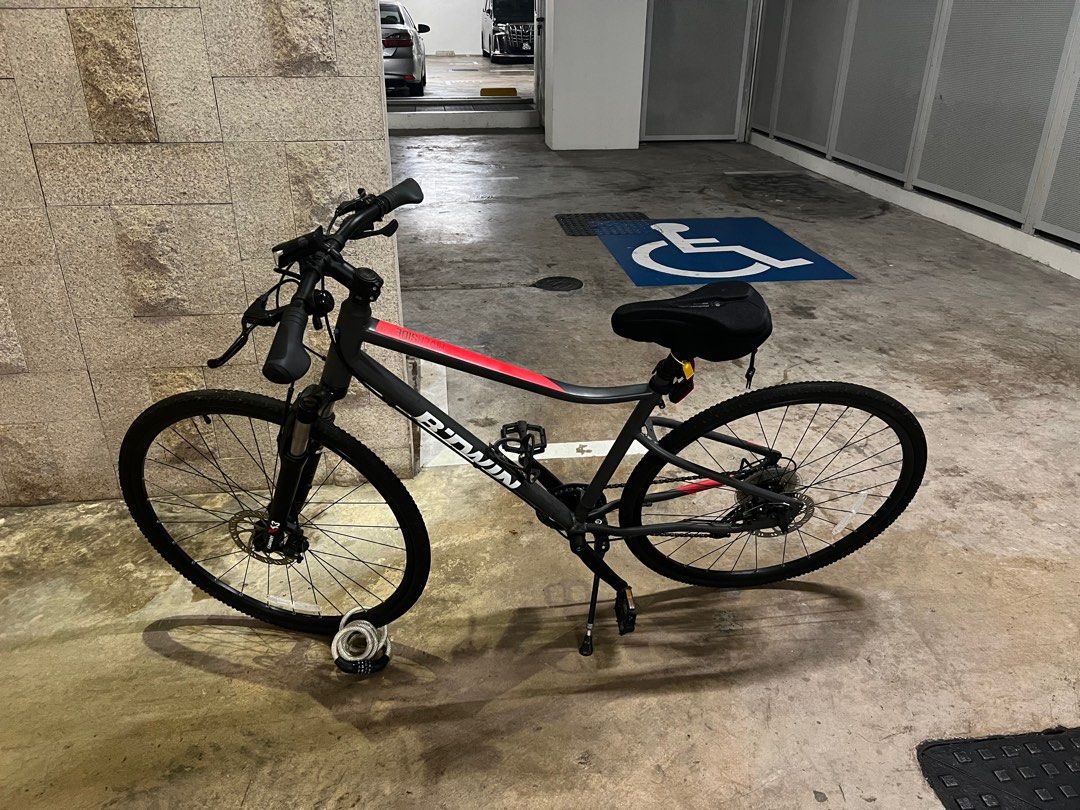 Hybrid bike Riverside 500 cycle with accessories, Sports Equipment ...