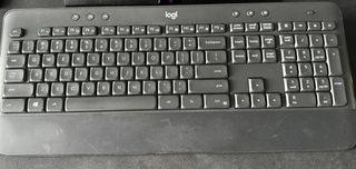 LOGITECH MK470 Wireless Slim Keyboard, Computers & Tech, Parts ...