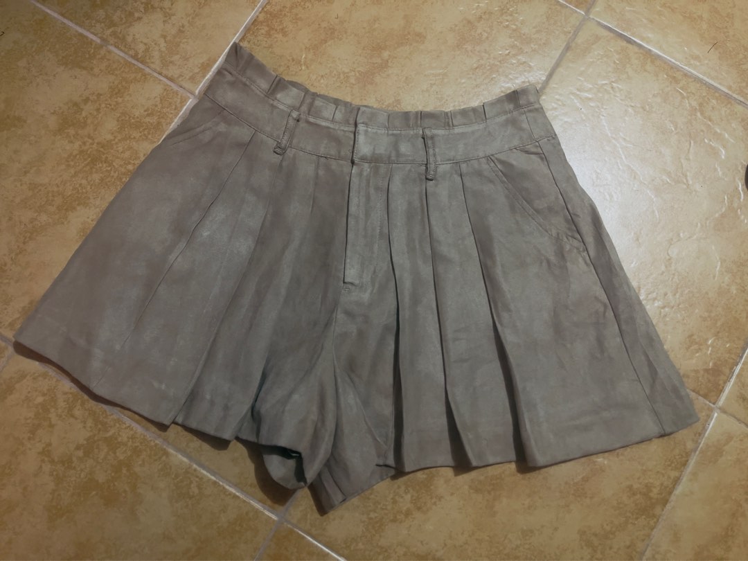 Palda Short, Women's Fashion, Bottoms, Shorts on Carousell
