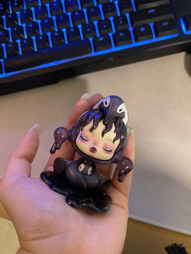 Popmart skullpanda penguin, Hobbies & Toys, Toys & Games on Carousell