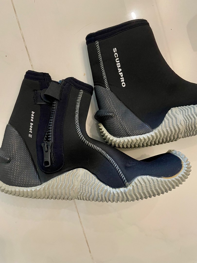Scuba Pro base boot 5, Sports Equipment, Other Sports Equipment and ...