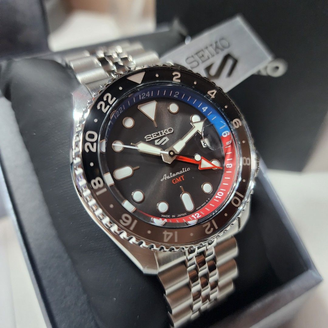 Seiko 5 Sports SKX GMT Charcoal gray dial with red and blue accents U.S ...