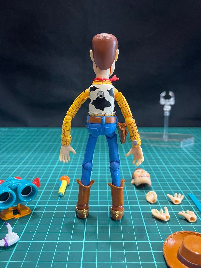 Toy Story Woody By Kaiyodo Revoltech No010 Hobbies And Toys Memorabilia And Collectibles Vintage