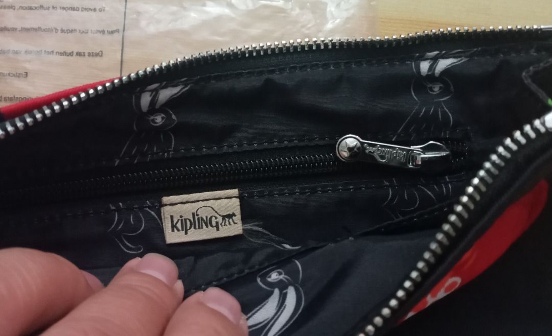 Two (2) Kipling x Helen Lee Ellettronico Pouches, Women's Fashion, Bags & Wallets, Purses ...