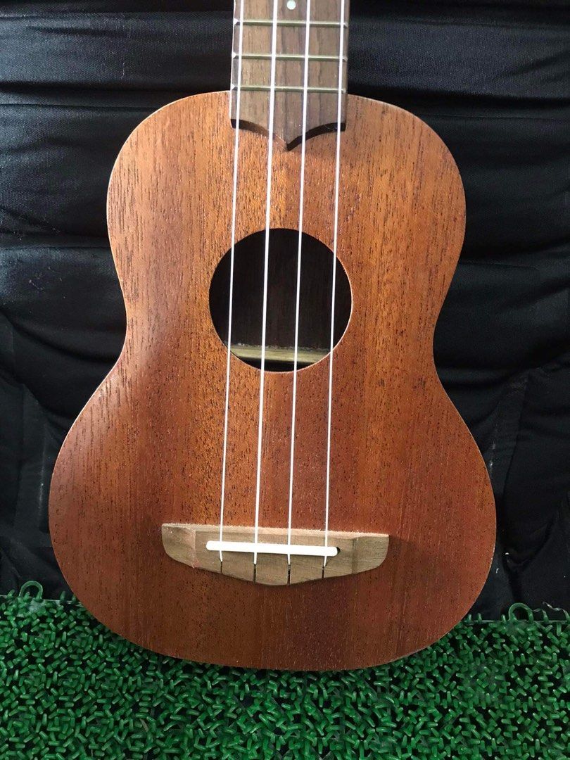 Ukalele, Hobbies & Toys, Music & Media, Musical Instruments on Carousell