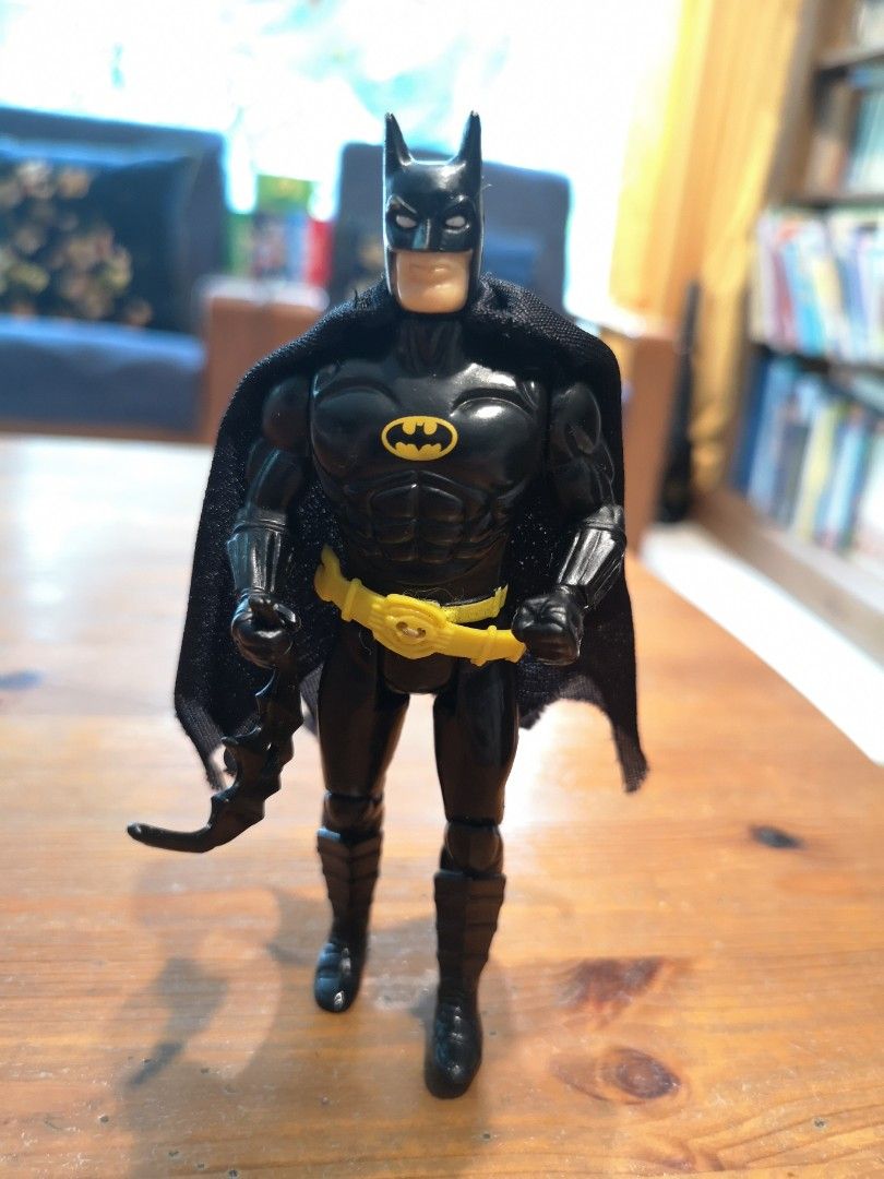 Vintage 1989 batman figurine with Batarang and Bat belt, Hobbies & Toys ...