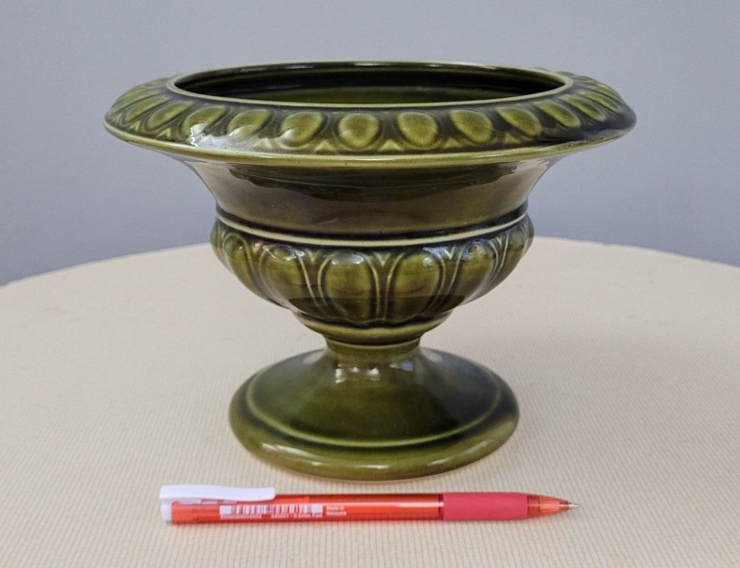 Vintage Holkham pottery planter vase footed, Furniture & Home Living ...