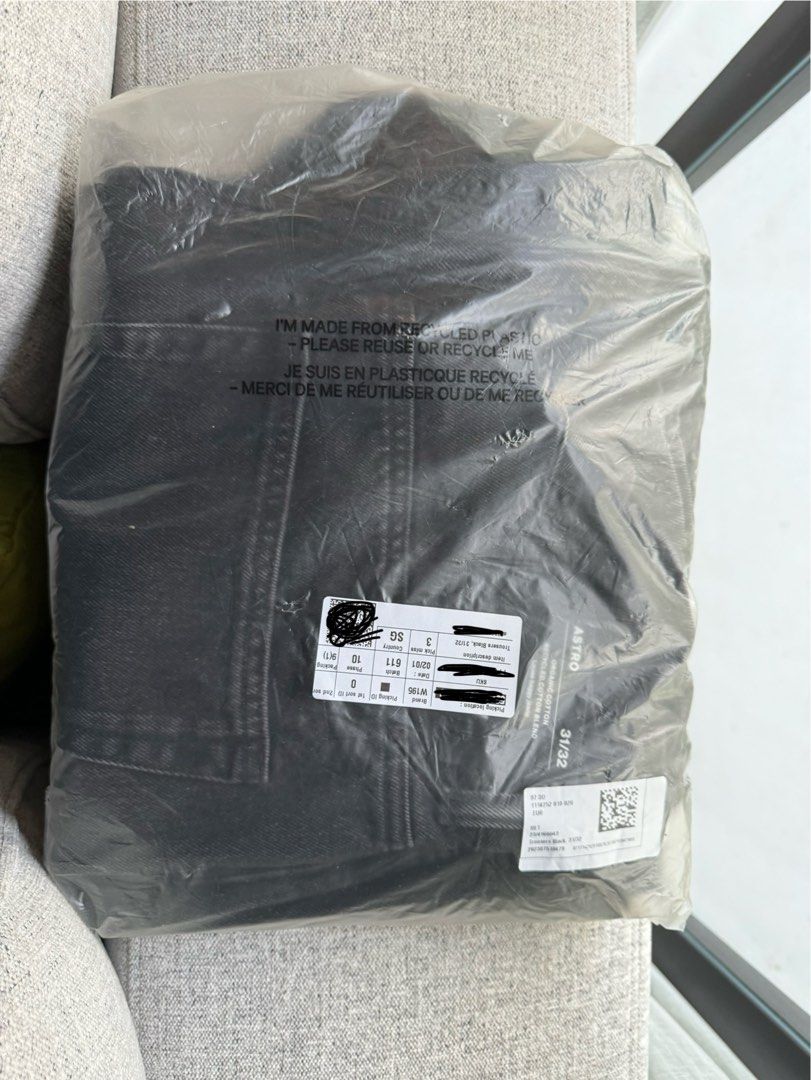 Weekday Astro Baggy Jeans, Men's Fashion, Bottoms, Jeans on Carousell