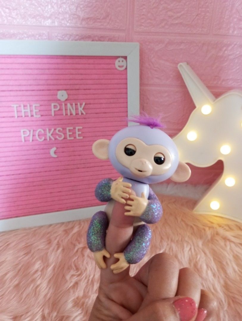 Wowwee Fingerlings Purple Glitter Monkey, Hobbies & Toys, Toys & Games ...