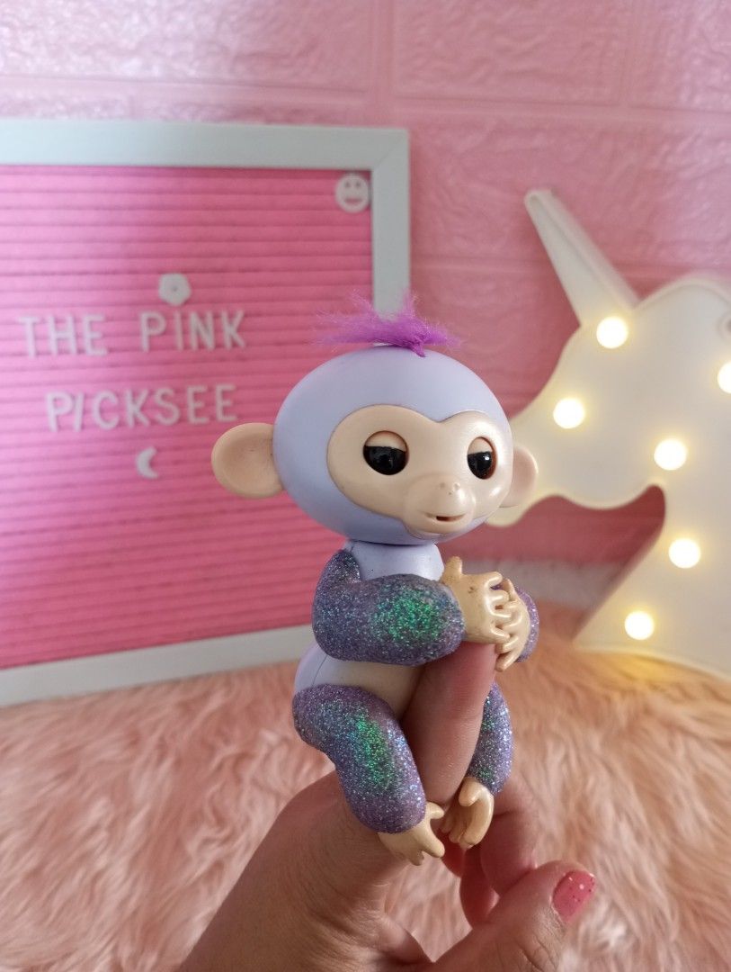 Wowwee Fingerlings Purple Glitter Monkey, Hobbies & Toys, Toys & Games ...