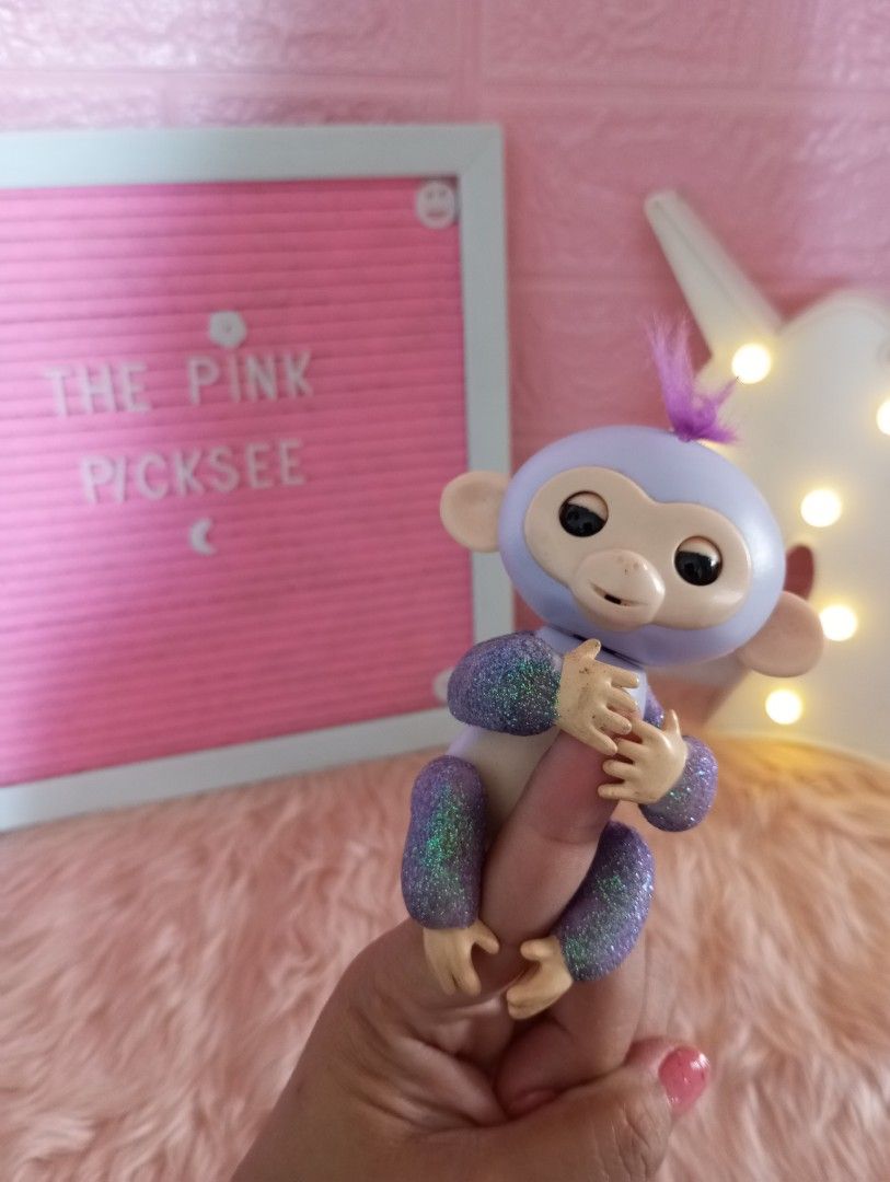 Wowwee Fingerlings Purple Glitter Monkey, Hobbies & Toys, Toys & Games ...