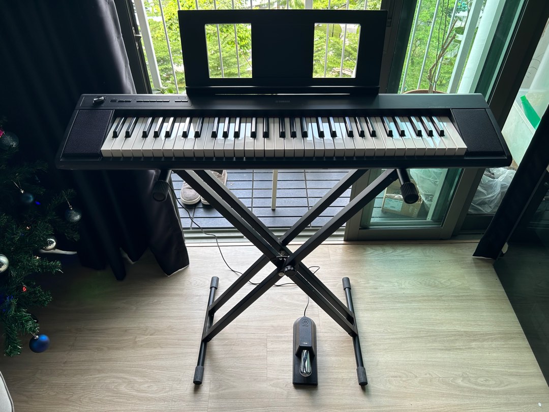Yamaha Piaggero Portable Keyboard Piano NP-12 - 61 keys, Hobbies & Toys, Music & Media, Musical ...
