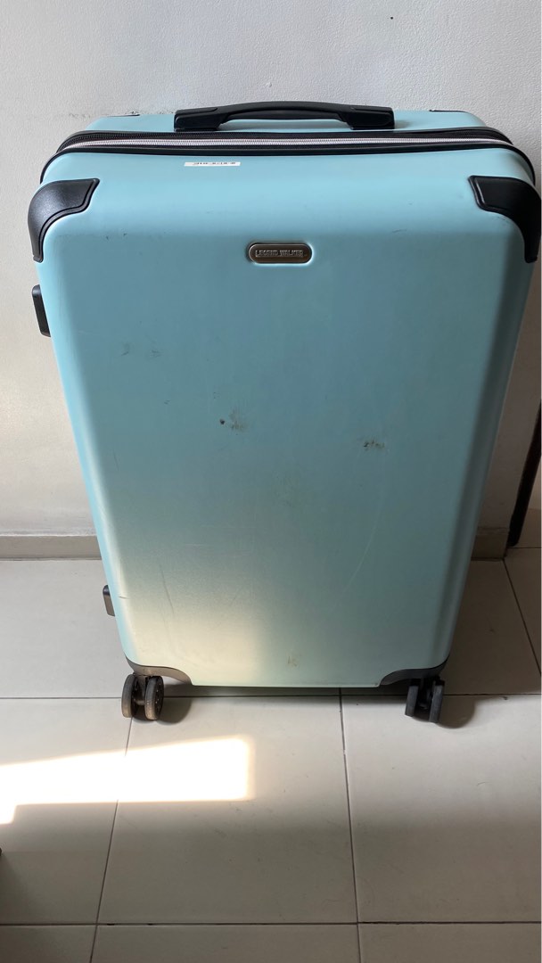 20KG Luggage, Hobbies & Toys, Travel, Luggage on Carousell