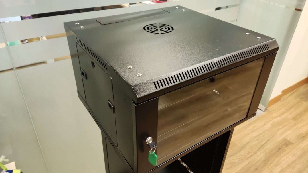 6U Wall mounted server rack + fixed server shelf 19吋掛牆網絡機櫃 + 附加固定伺服器機架 ...