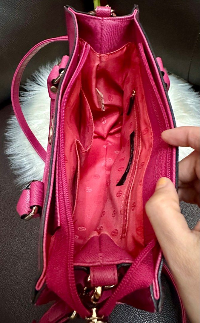 Authentic Vincis Bench, Luxury, Bags & Wallets on Carousell