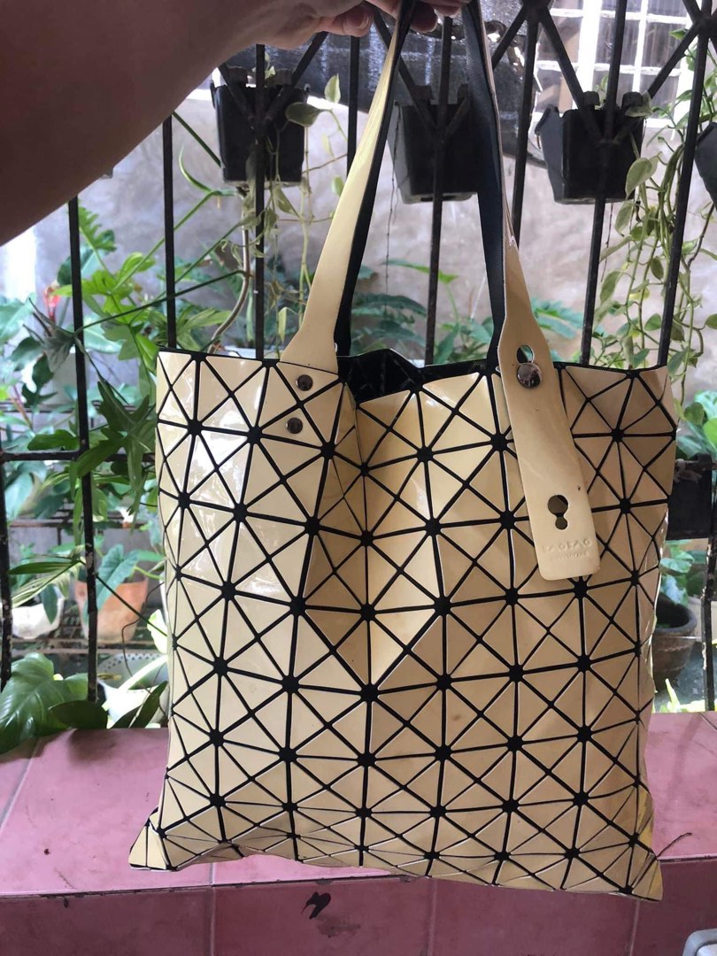Baobao Issey Miyake Tota Bag, Women's Fashion, Bags & Wallets, Tote ...