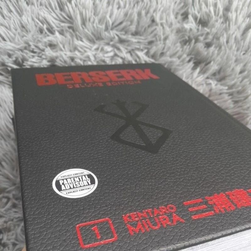 BERSERK Deluxe Edition Volume 1, Hobbies & Toys, Books & Magazines ...