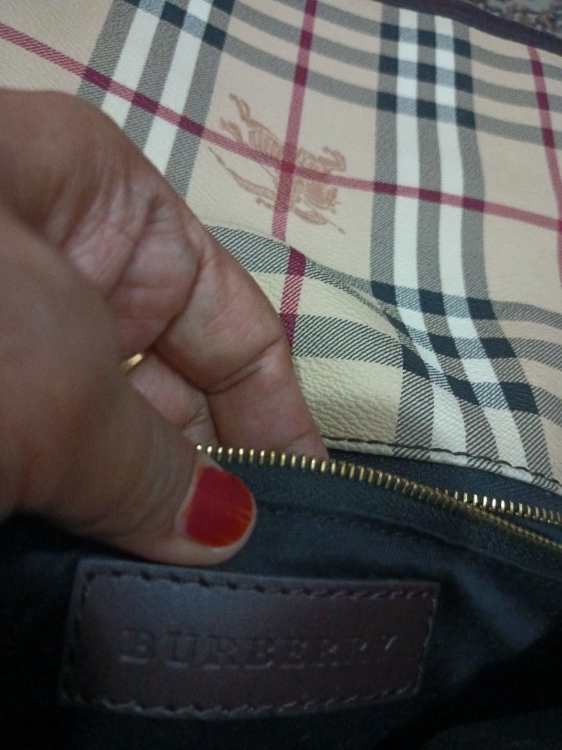 Burberrys sling bag, Women's Fashion, Bags & Wallets, Cross-body Bags on Carousell