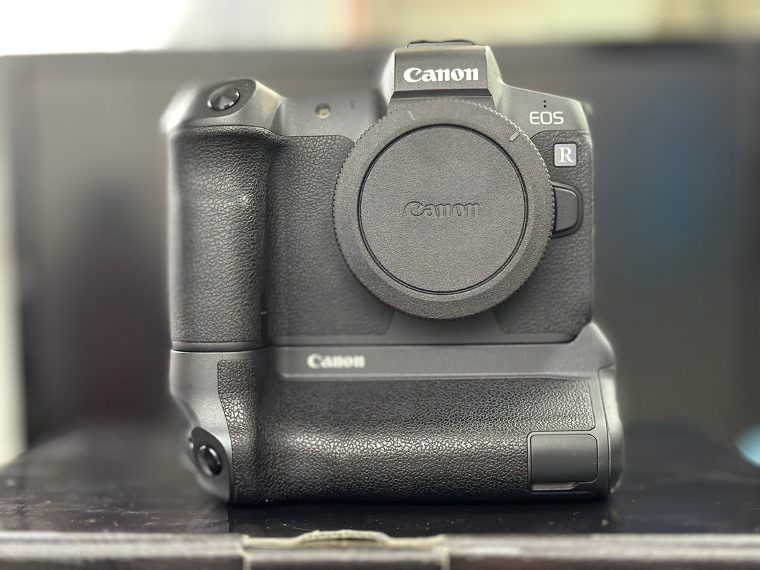 Canon EOS-R Full Frame Body+Battery Grip, Photography, Cameras on Carousell
