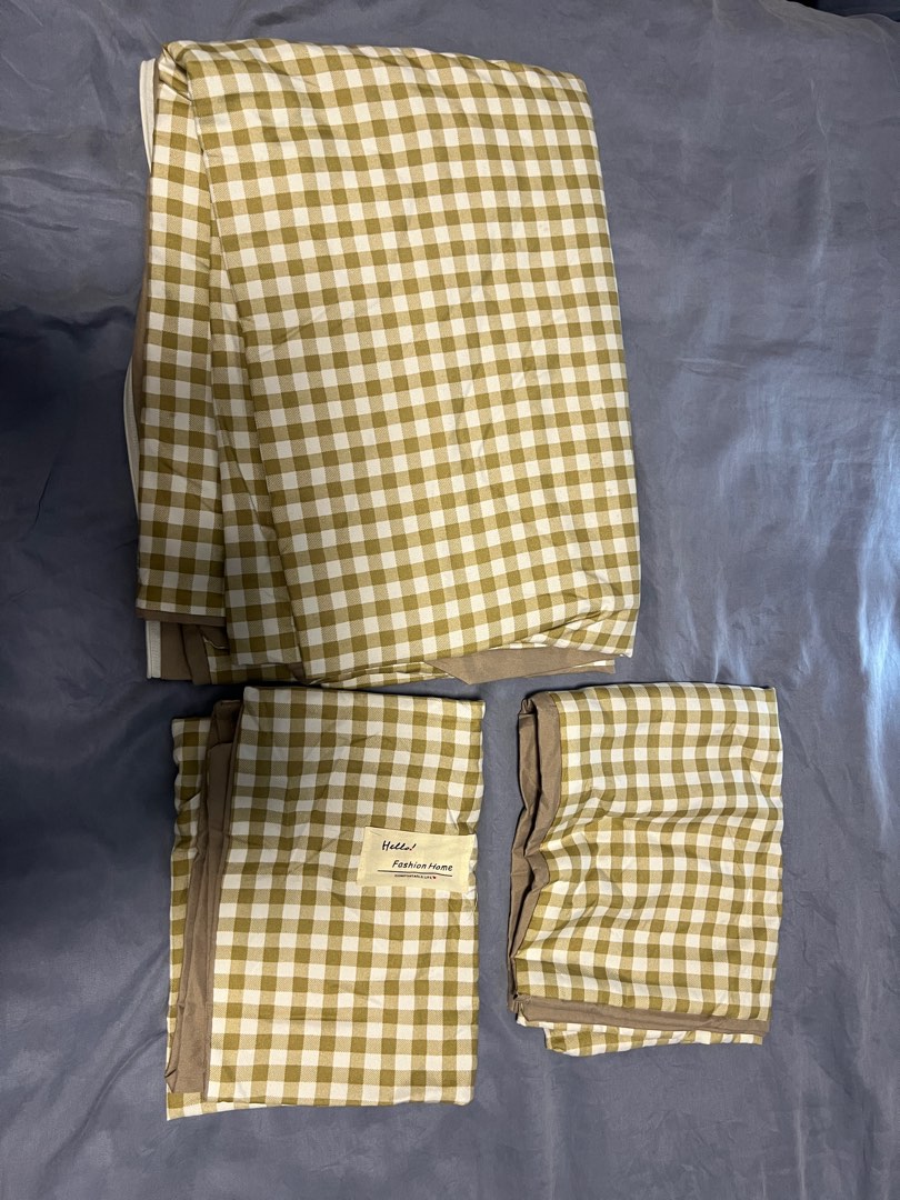 Checkered quilt cover set (super single), Furniture & Home Living ...