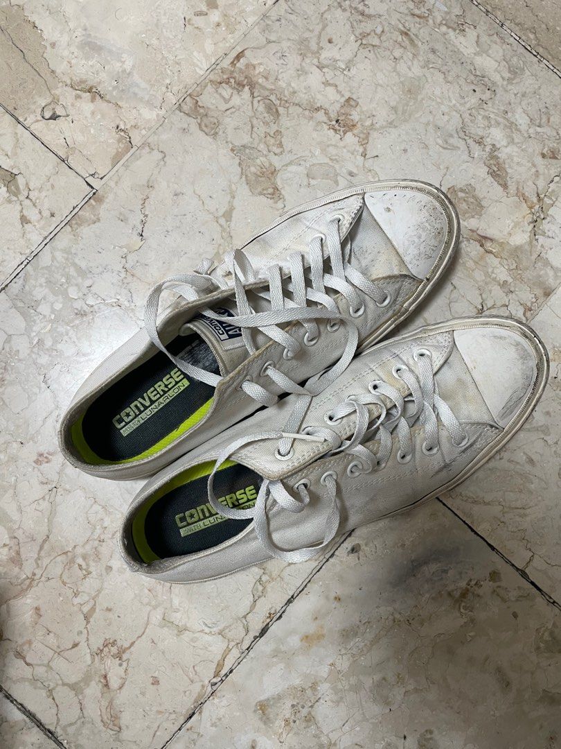 Converse chuck taylors 2, Men's Fashion, Footwear, Sneakers on Carousell