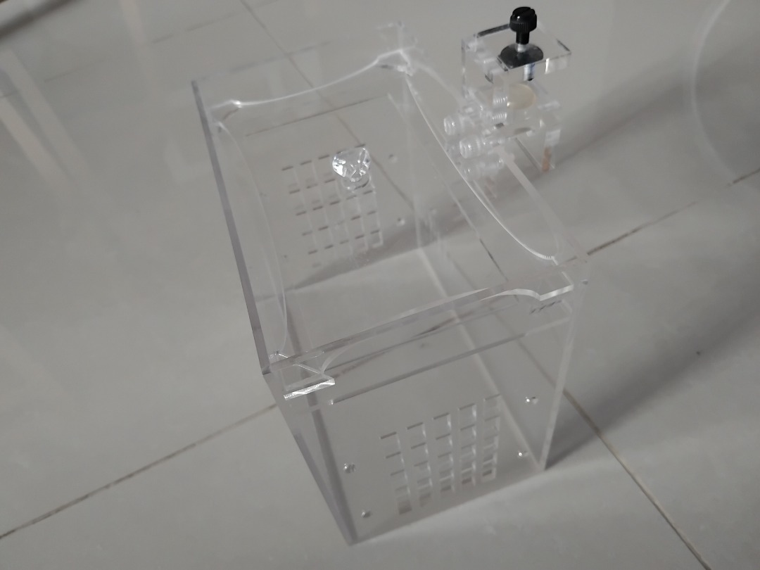 Fish holding chamber, Pet Supplies, Homes & Other Pet Accessories on ...