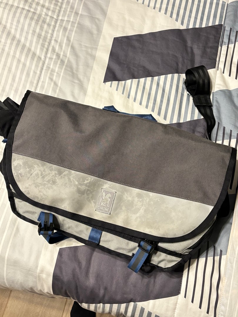 Fixie Chrome Industries Buran III messenger bag, Men's Fashion, Bags ...