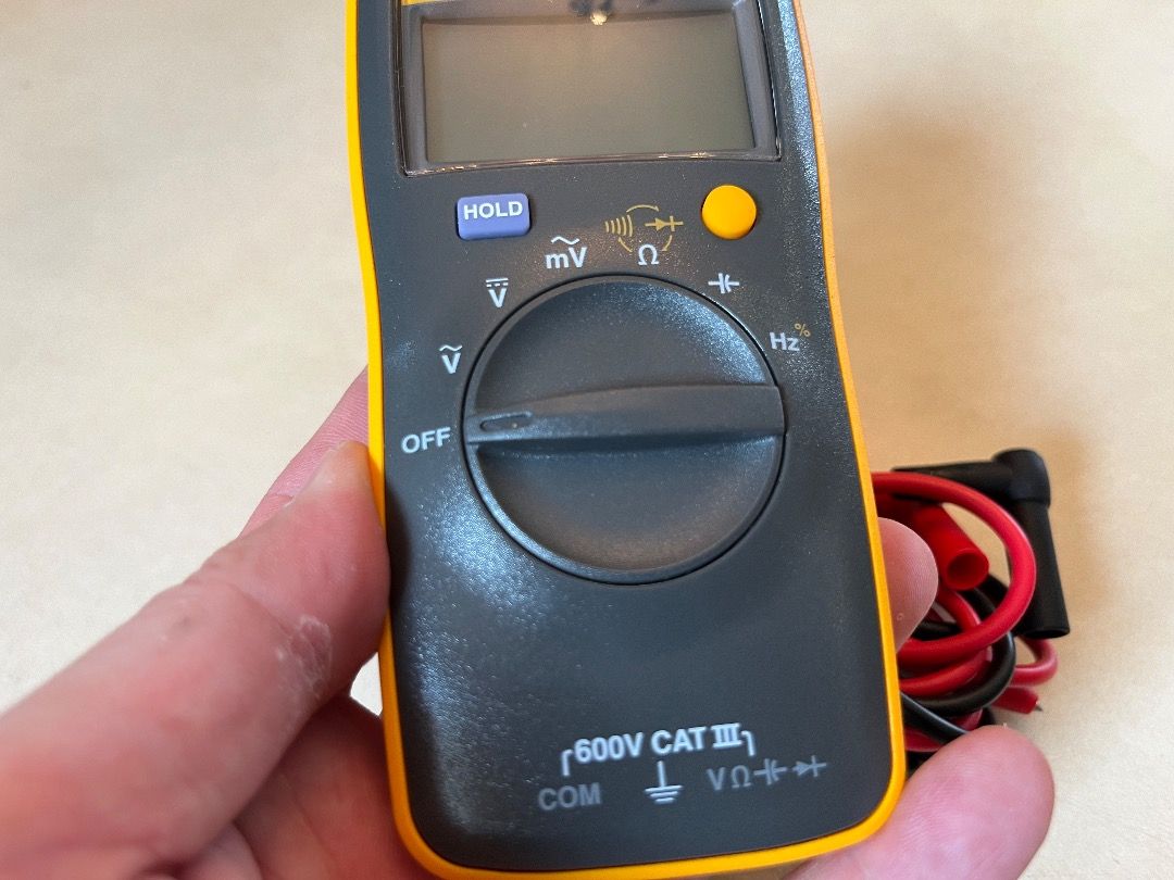 Fluke 101 Digital Multimeter, TV & Home Appliances, Electrical ...