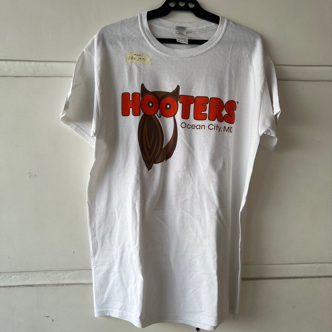 Gildan Hooters, Men's Fashion, Tops & Sets, Tshirts & Polo Shirts on ...