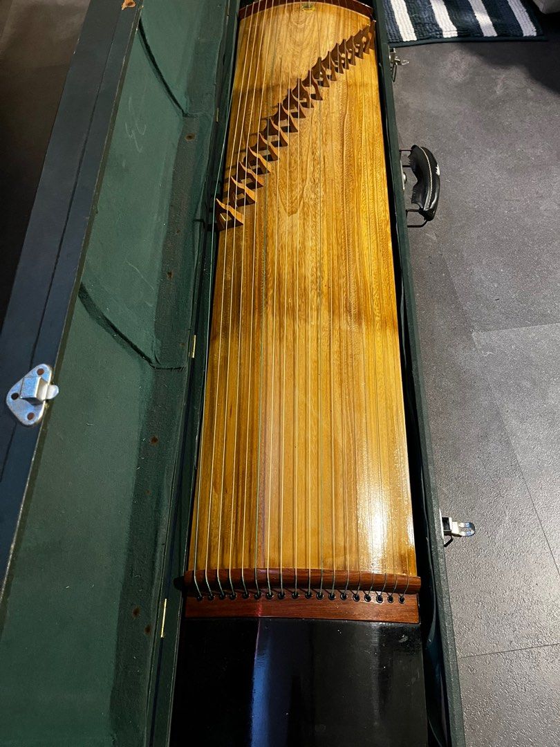 Guzheng (18 strings), Hobbies & Toys, Music & Media, Musical ...