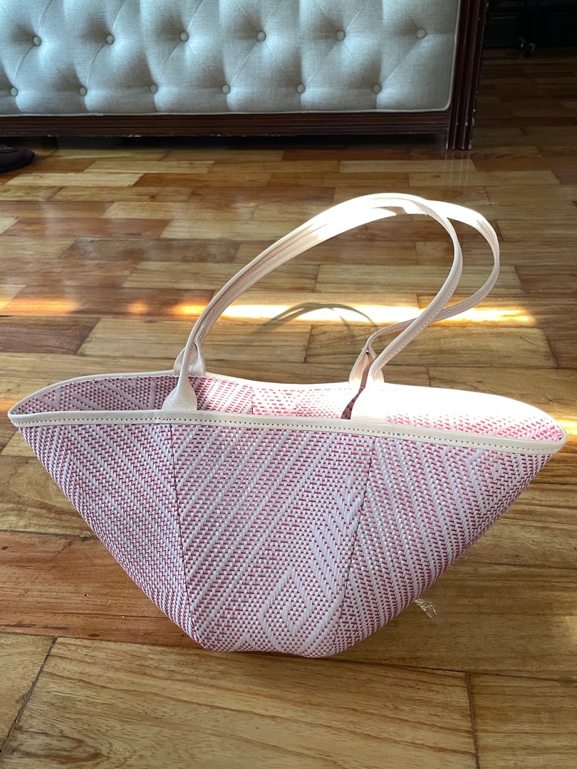 Halohalo small basket bag in Pink/Red, Women's Fashion, Bags & Wallets ...