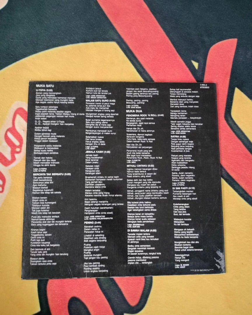 Kumpulan U Topia piring Hitam LP Record, Hobbies & Toys, Music & Media ...