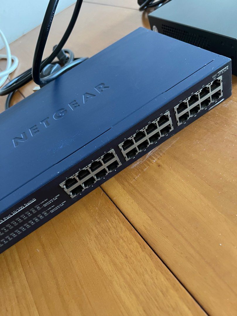 Netgear 24-port + TP-Link 16-Port Ethernet Network Switch, 電腦＆科技, 電腦周邊及 ...