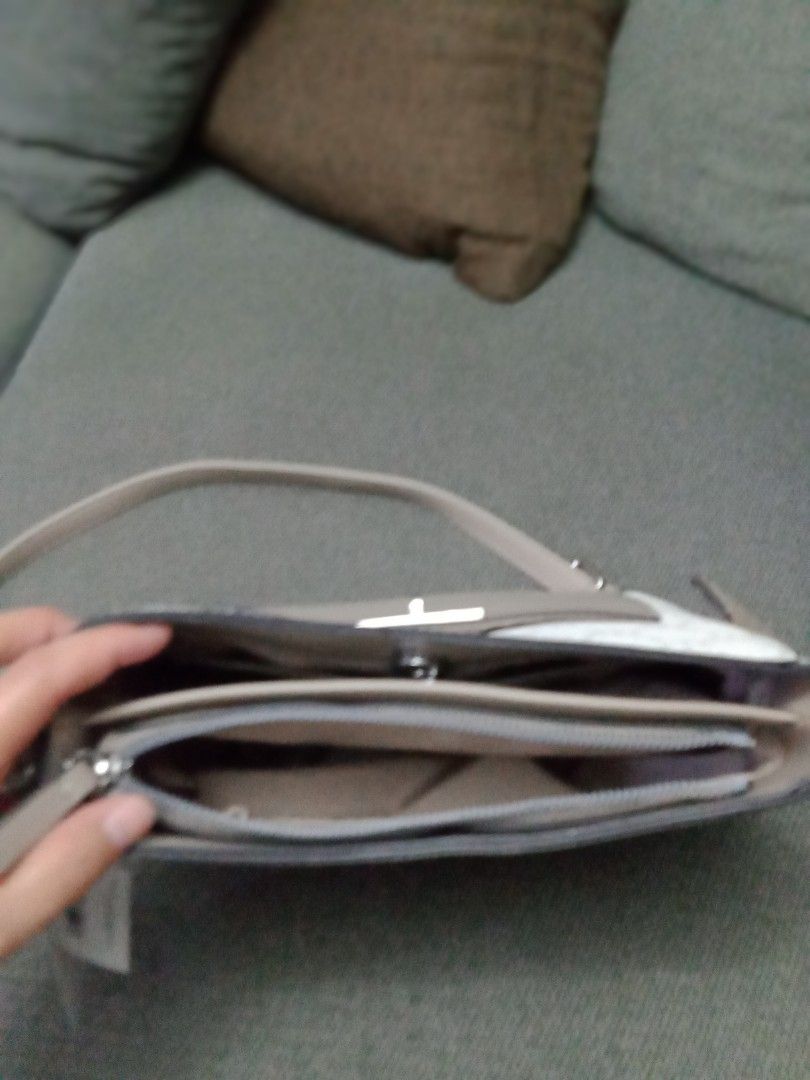 Nine West Harmon US Cross Body White Pumice Logo Ladies Bag New, Women's Fashion, Bags & Wallets ...