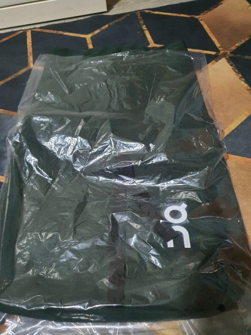 On Cloud Running Ambassador Backpack, Men's Fashion, Bags, Backpacks on ...