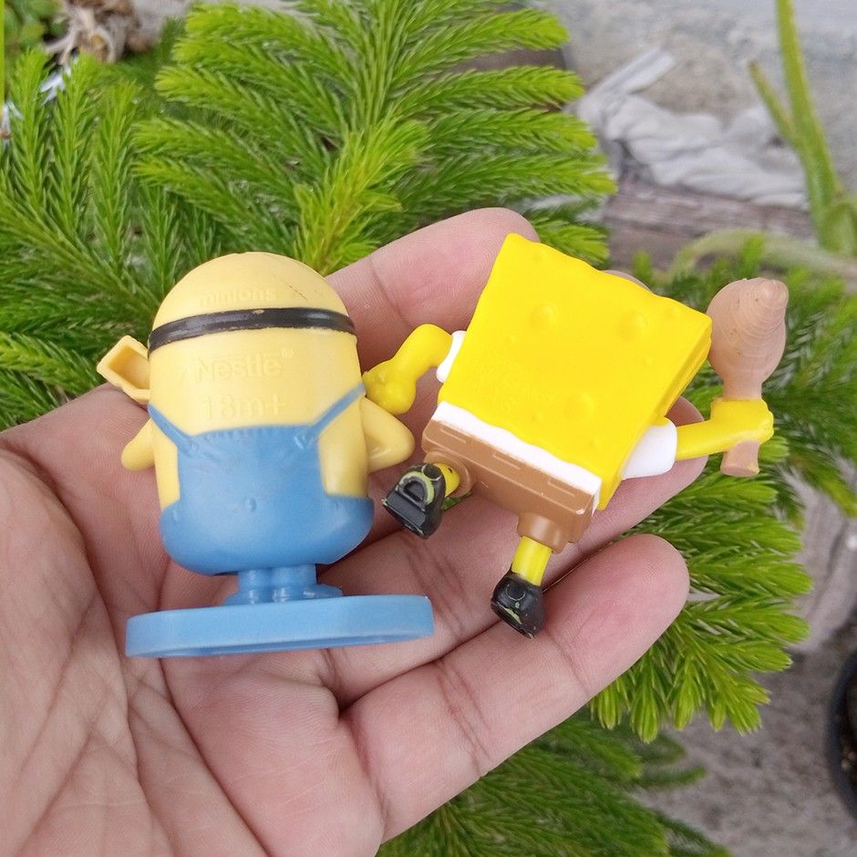 Paket 2 Mainan / Pajangan Figure Spongebob & Minion Toys Bekas, Toys ...