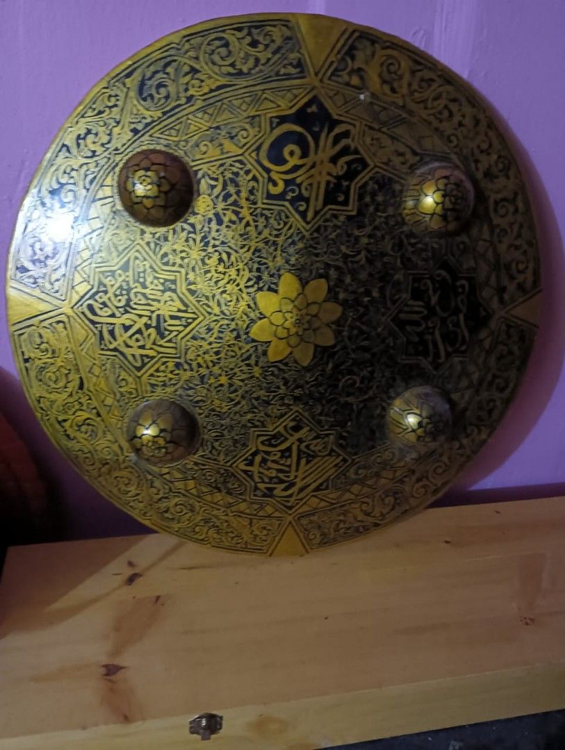 Perisai besi /shield/ tameng, Hobbies & Toys, Stationery & Craft ...