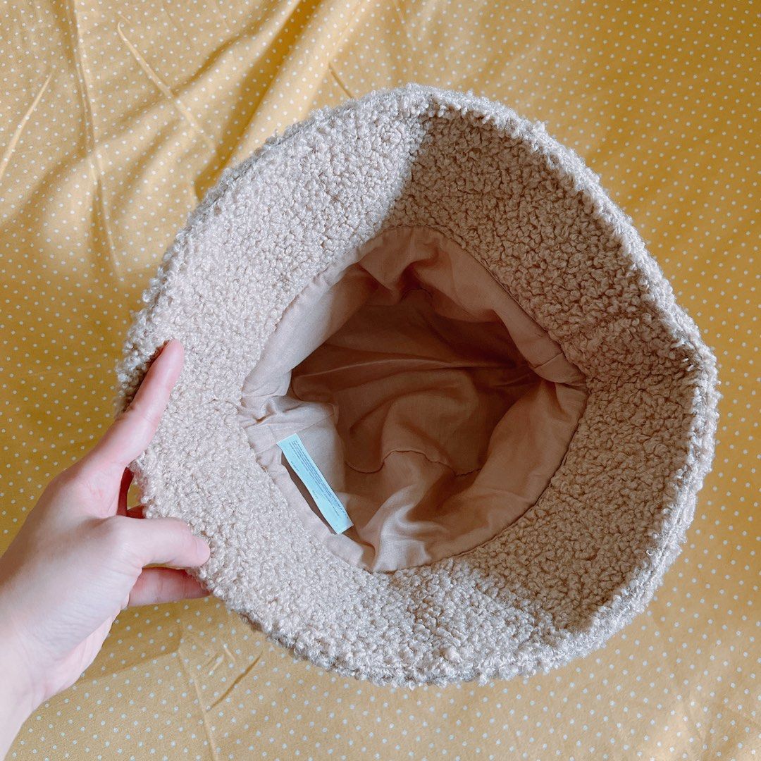 Primark brown teddy fleece bucket hat, Women's Fashion, Watches ...