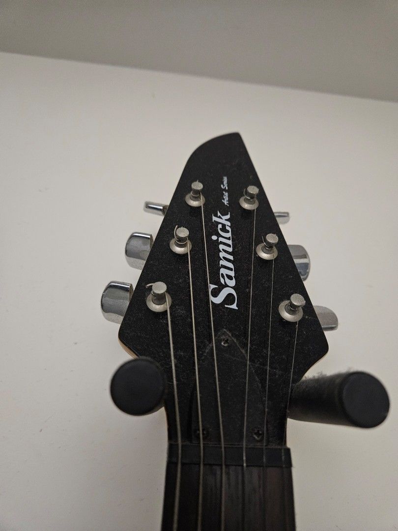 Samick Artist Series Explorer electric guitar, Hobbies & Toys, Music & Media, Musical ...