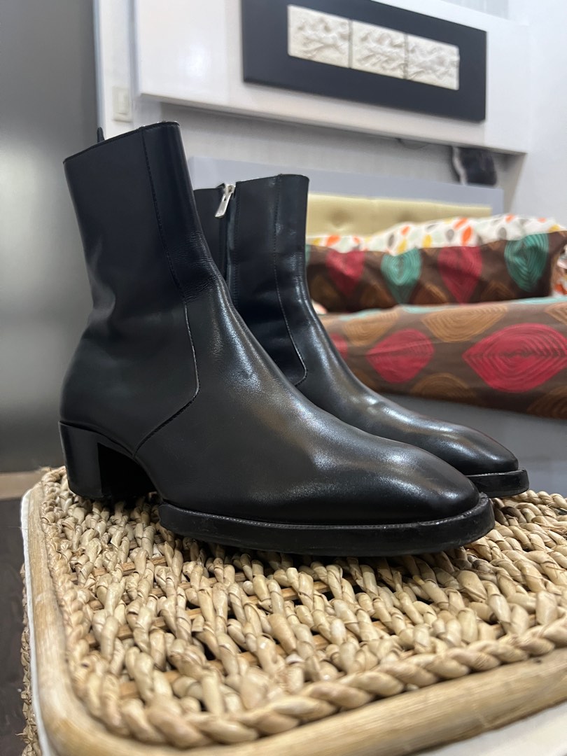 Story et Fall Lauren boots, Men's Fashion, Footwear, Boots on Carousell
