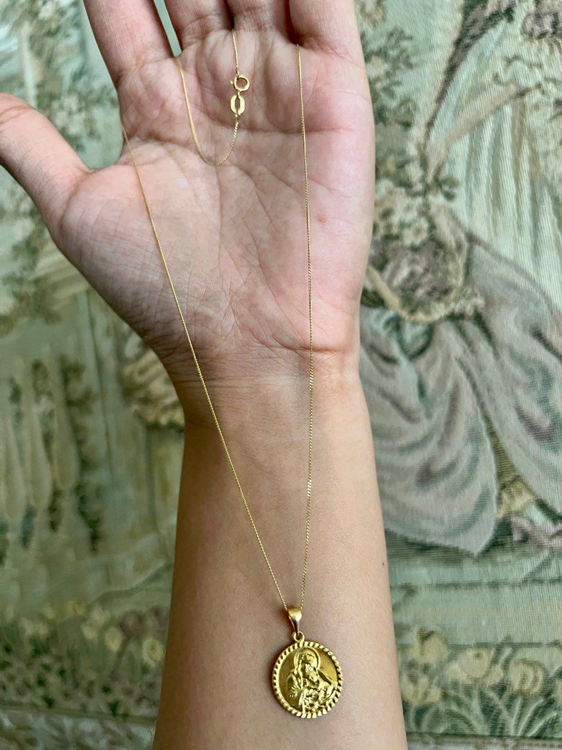 Subasta 18K Saudi Gold Mother and Child Necklace, Women's Fashion ...