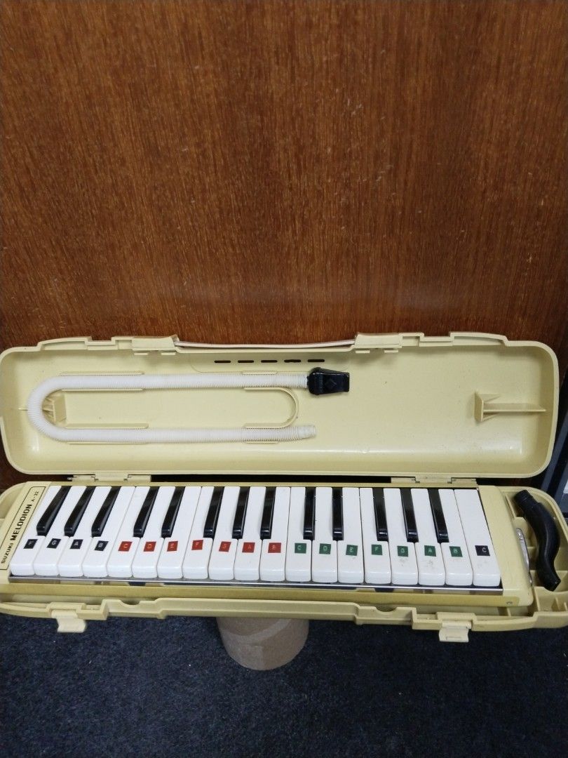 Suzuki melodion piano A-32, Hobbies & Toys, Music & Media, Musical ...