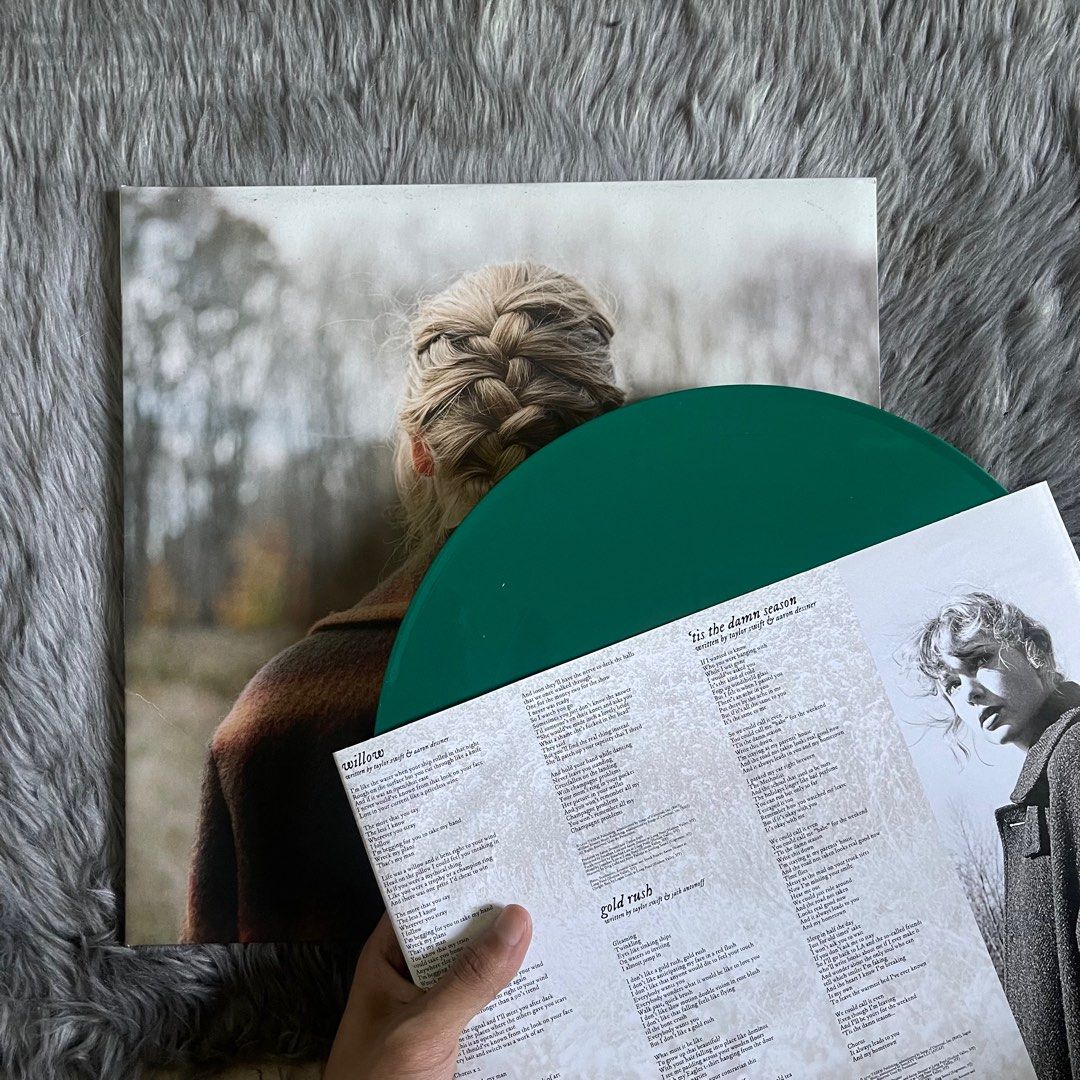 taylor swift - evermore vinyl, Hobbies & Toys, Music & Media, Vinyls on ...