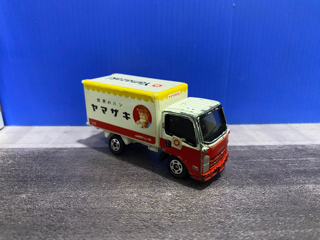 TOMICA - Isuzu Elf, Hobbies & Toys, Toys & Games on Carousell