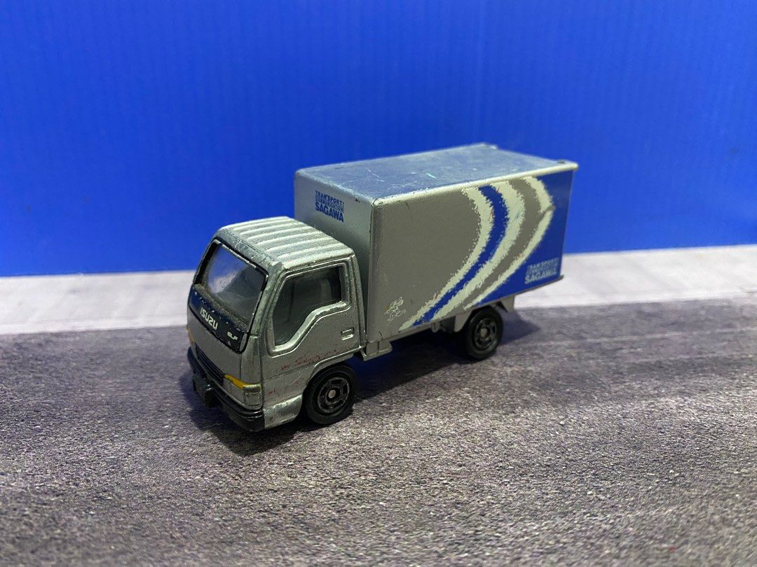 TOMICA - Isuzu Elf, Hobbies & Toys, Toys & Games on Carousell