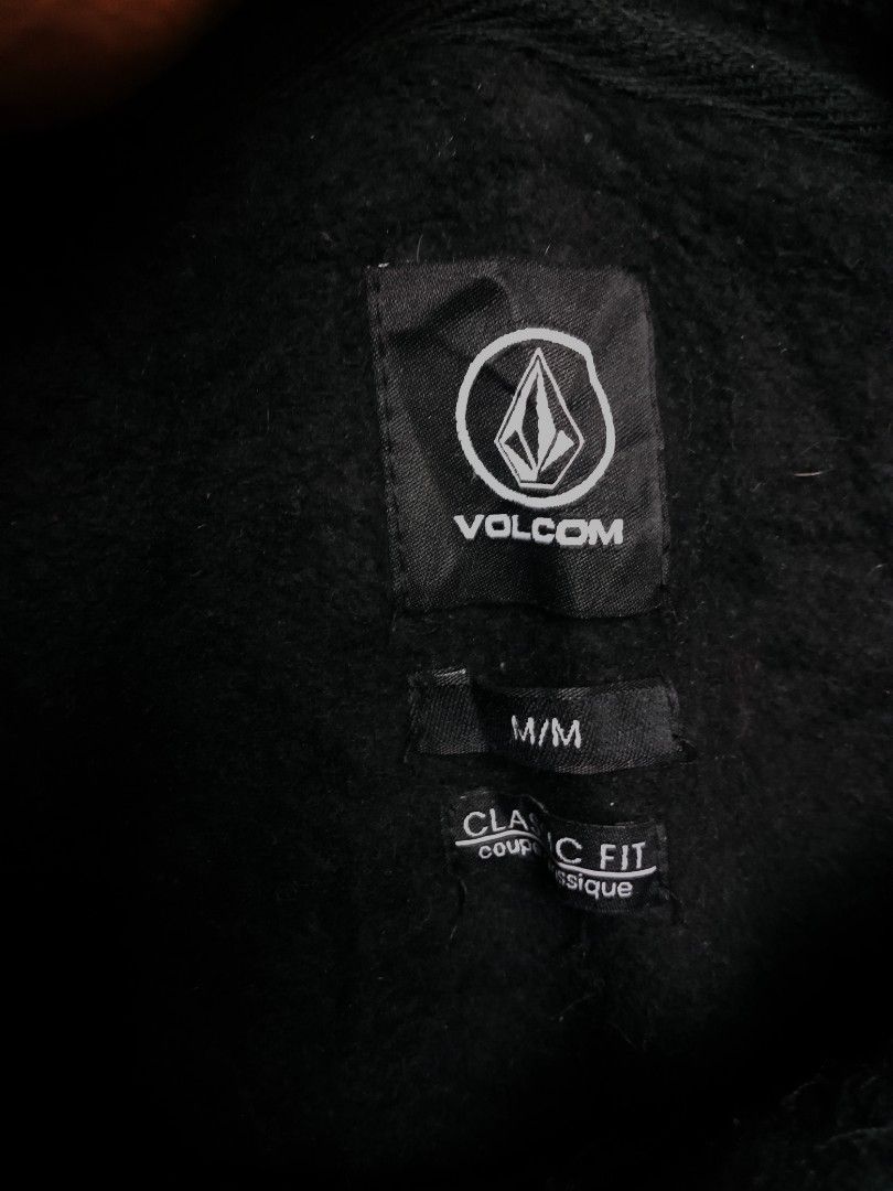 VOLCOM STONE OG LOGO, Men's Fashion, Tops & Sets, Hoodies on Carousell