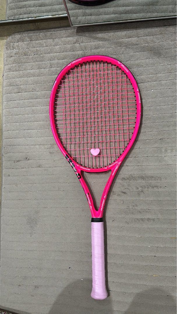 Wilson Clash 100 Neon Pink Paris V2, Olah Raga, Perlengkapan Olahraga ...