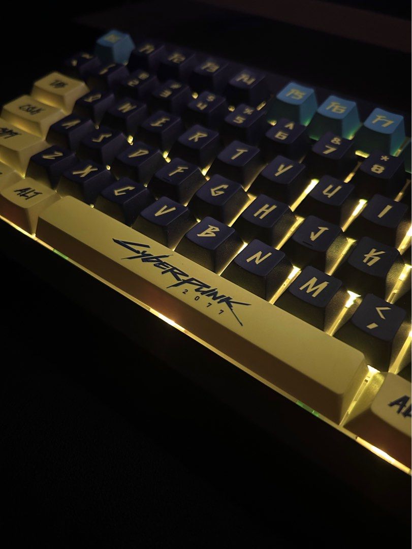 87% Custom Mechanical Keyboard - LED screen + Knob (Cyberpunk keycaps ...
